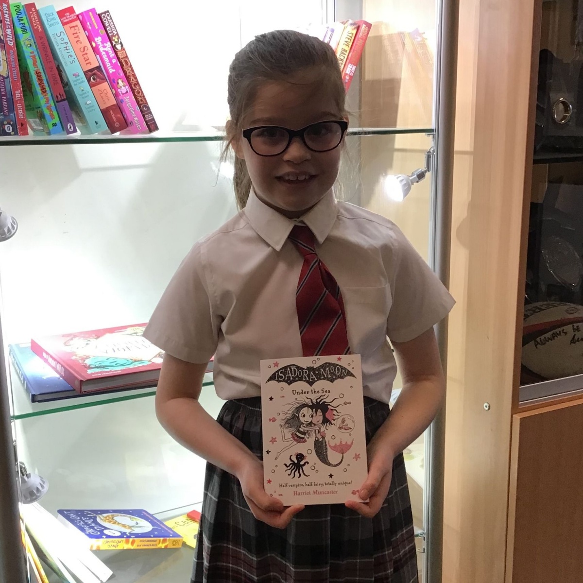 Hillmead Primary School - Reader of the Week